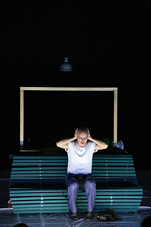 Roberto Latini a Napoli porta in scena “Cantico dei Cantici” e “I ...