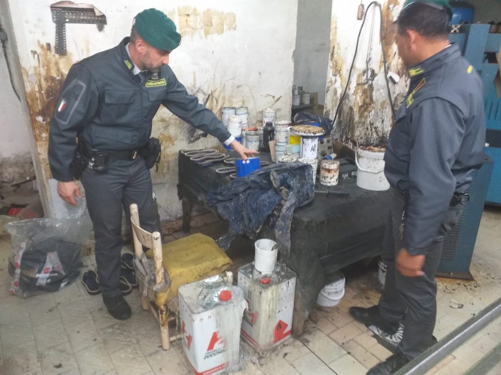 Aversa. Opifici calzaturieri illegali: blitz Baschi Verdi GdF – Vivi ...