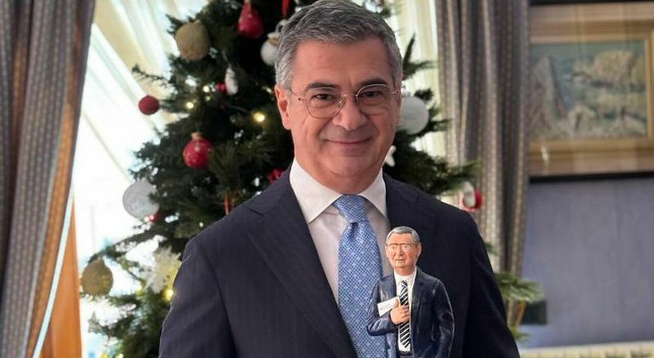 Commissario Zes Campania tra le statuine del presepe – Vivi Campania