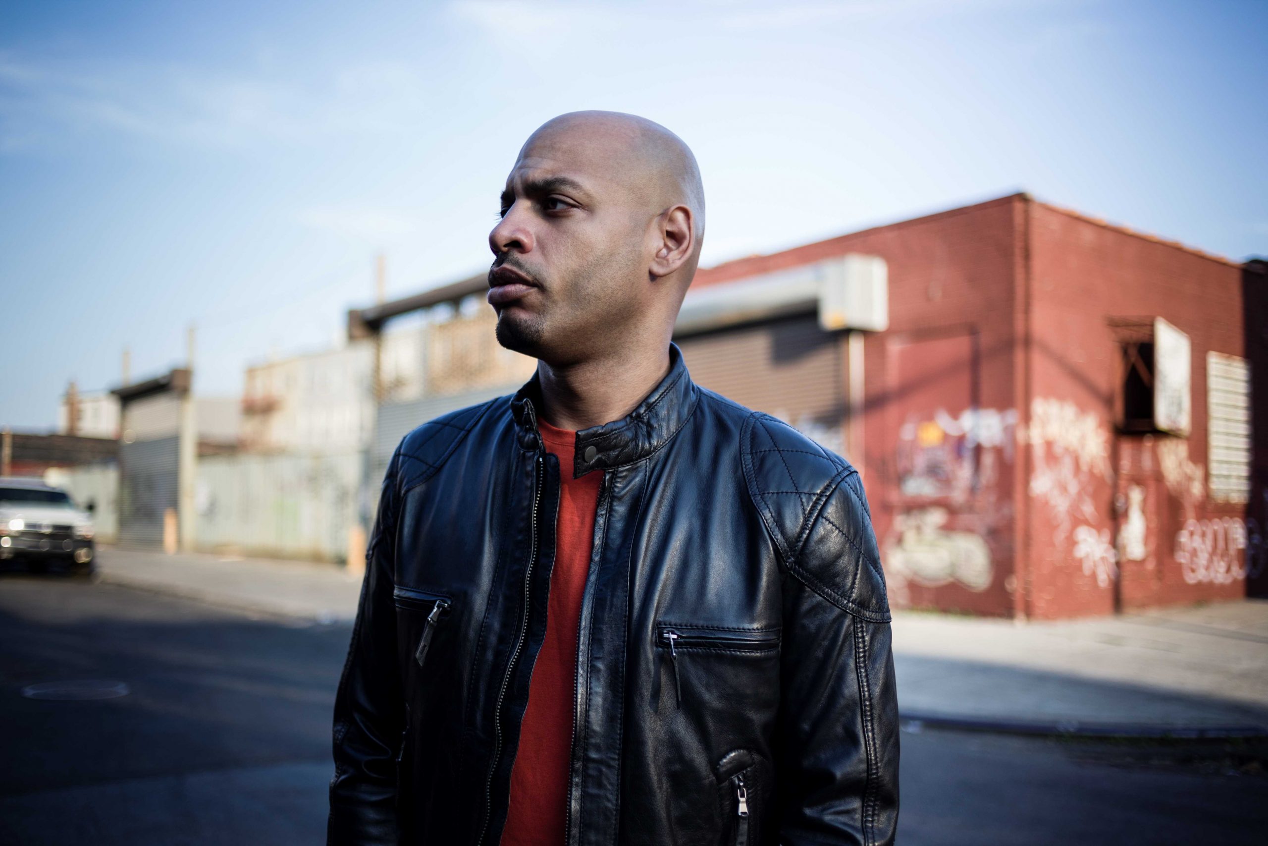 Il dj newyorkese Dennis Ferrer protagonista in console al Rama Beach ...