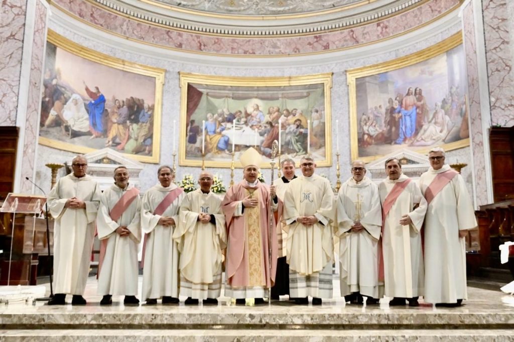 XXV anniversario sacerdotale per don Vincenzo De Caprio e don Matteo ...